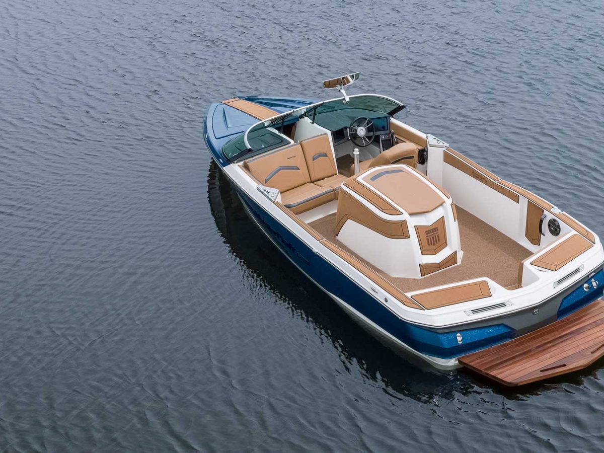 ProStar Ski Boat Lancashire | Luxury Waterski Boat Suppliers
